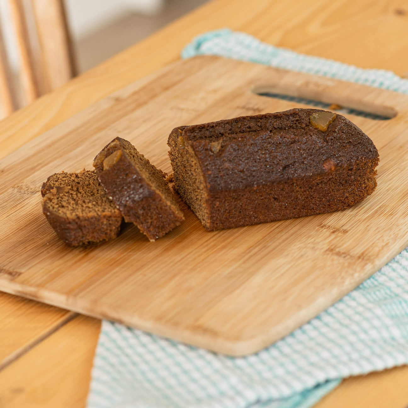 New Forest Cake House Sticky Ginger Cake – New Forest Hamper Company